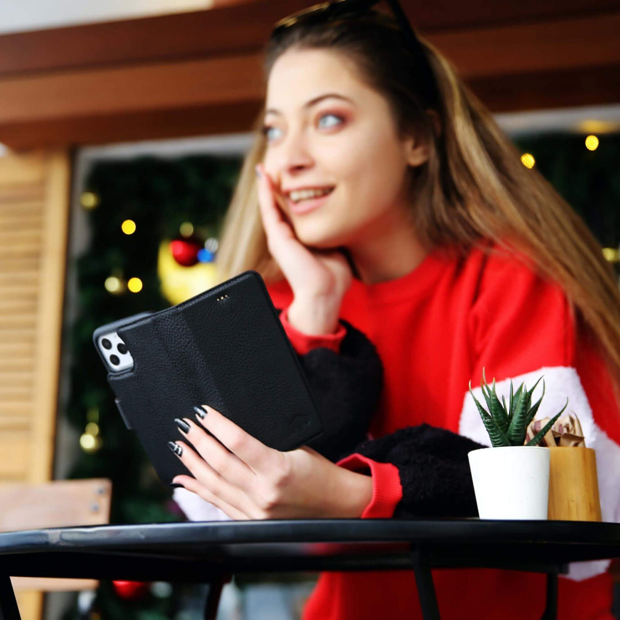 10 Must-Have Apple Store Accessories for Your Devices – BlackBrook Case