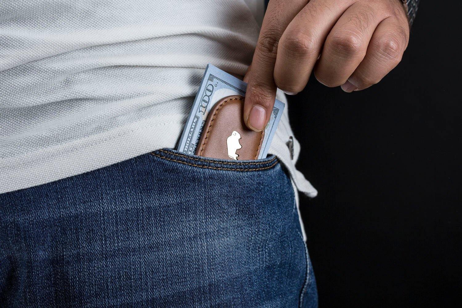 5 Things Every Man Should Carry On Him – BlackBrook Case