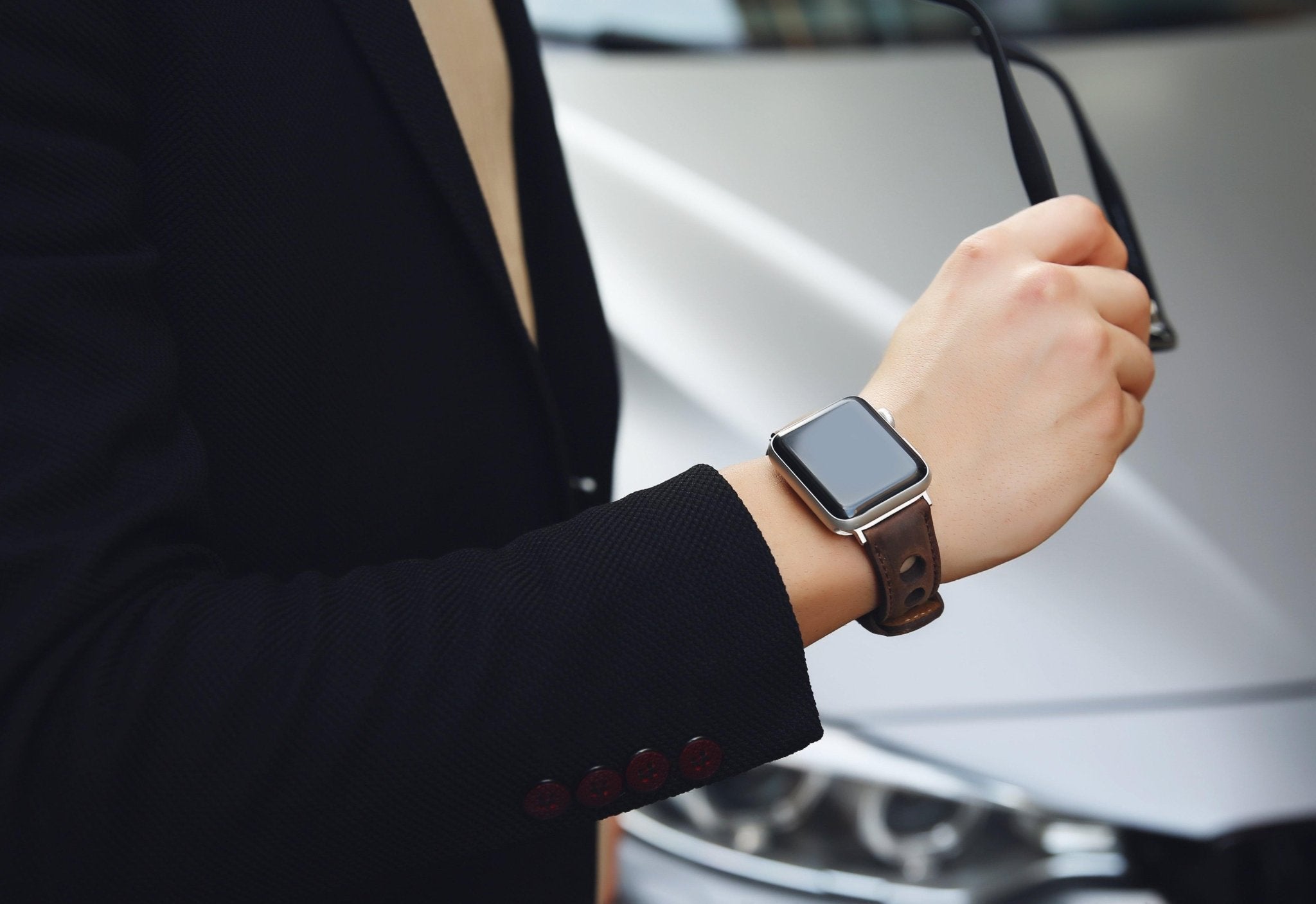 How to Choose a High Quality Leather Watch Band – BlackBrook Case